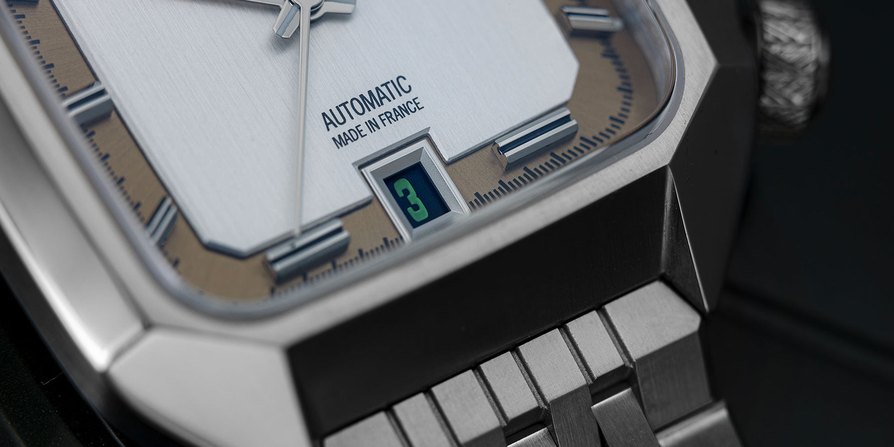 AM2 CALENDAR AUTOMATIC PHANTOM Watch – MARCH LA.B